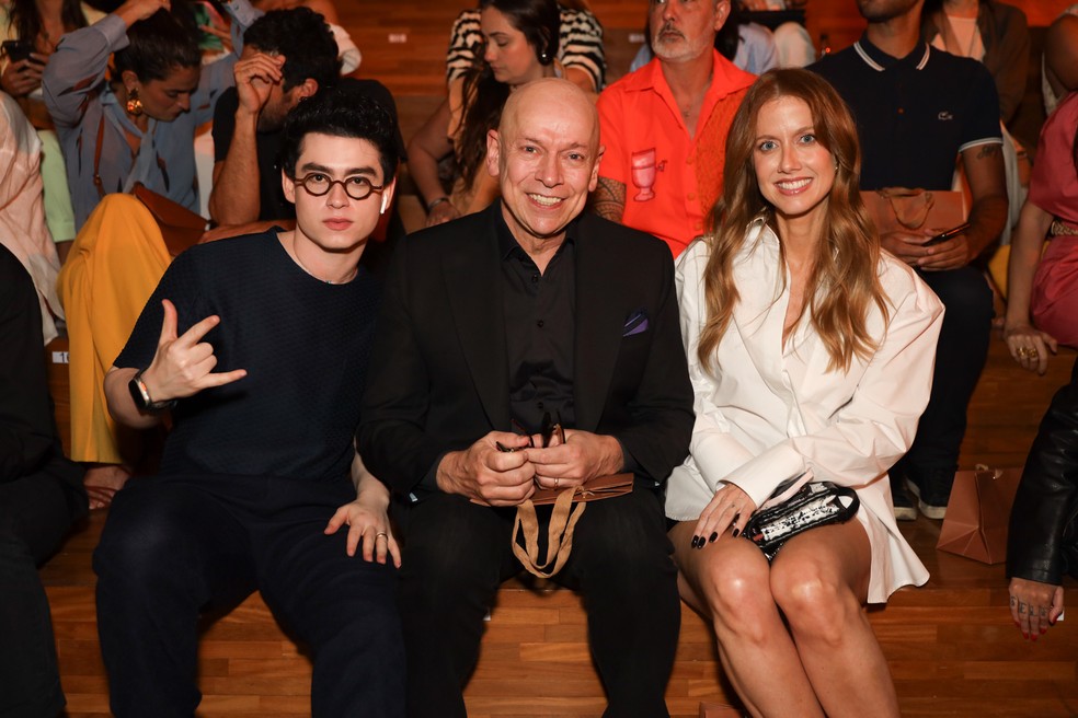 Leandro Karnal faz aparição pública rara com o marido, o cantor Vitor Fadul