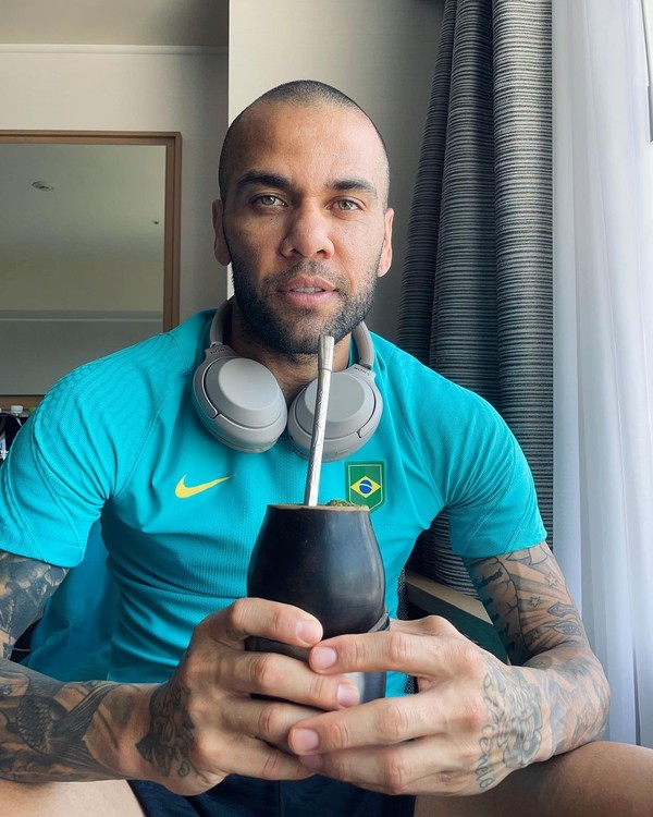 Caso Daniel Alves: Justiça da Espanha pede prisão preventiva do jogador ...