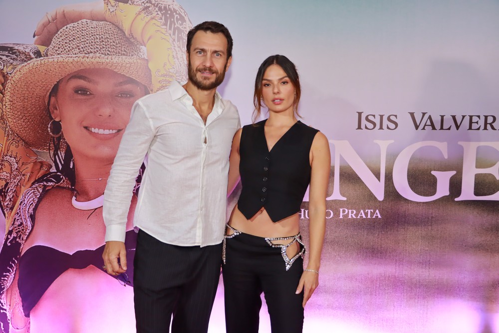 Isis Valverde lança filme no Rio de Janeiro com presença de filho: 'Se ...