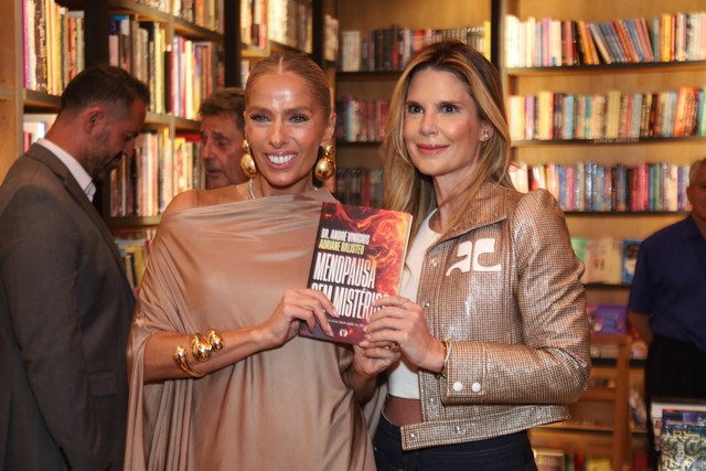 Adriane Galisteu recebe mãe, marido, filho e amigos famosos ao lançar livro