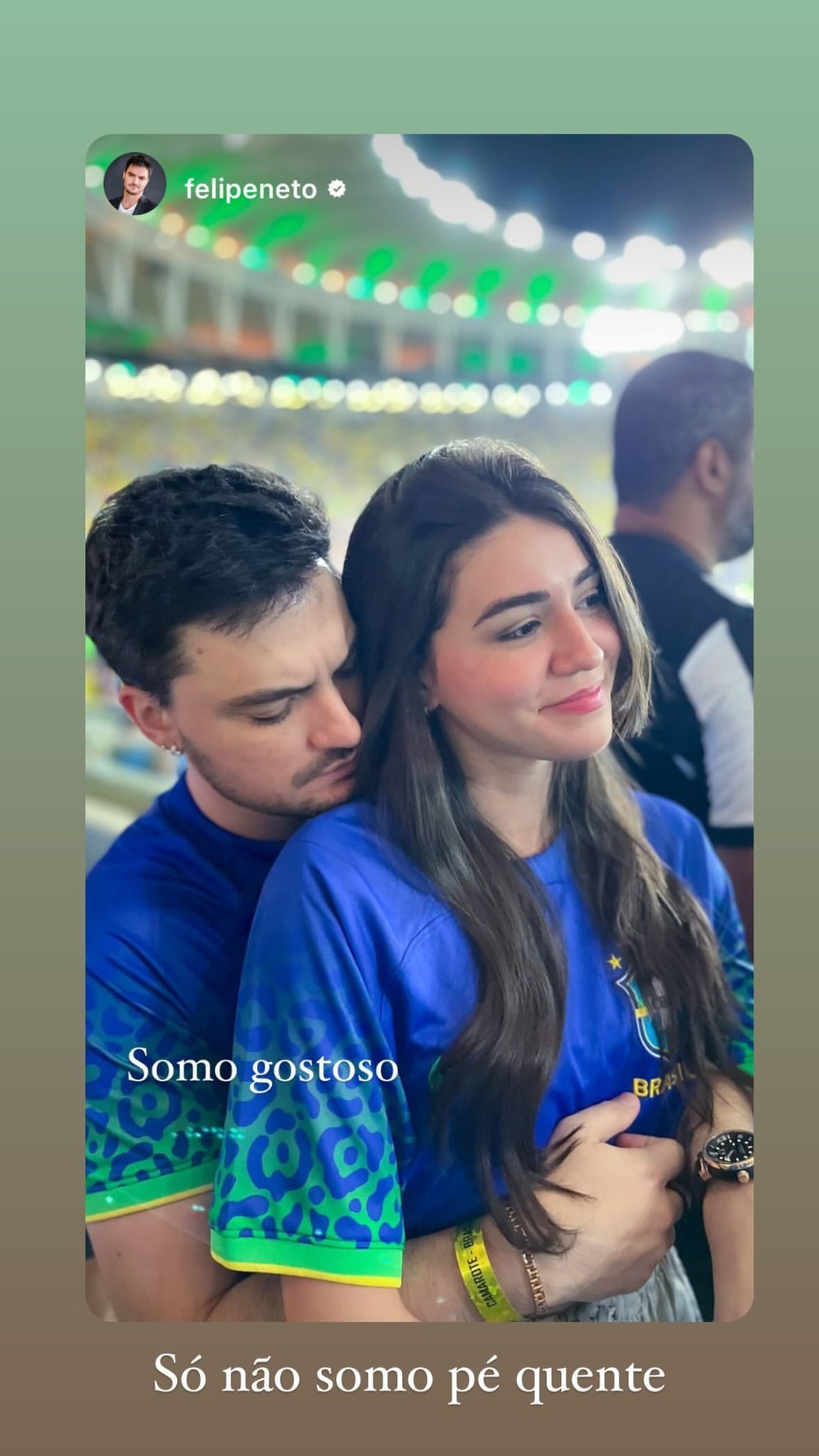 Felipe Neto e a namorada posam agarradinhos: 'Somos gostosos'