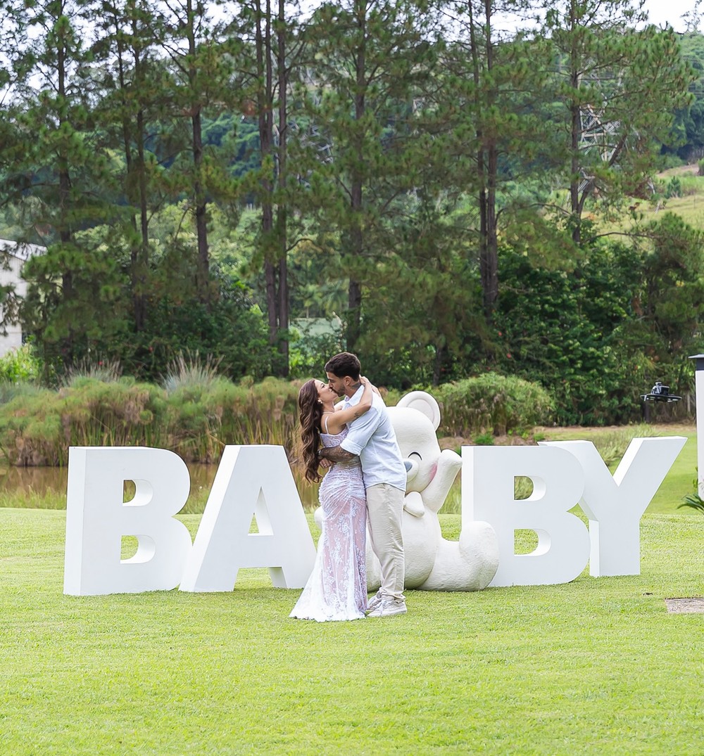 Nathalia Valente e Yuri Meirelles, de 'A Fazenda', fazem chá revelação ...
