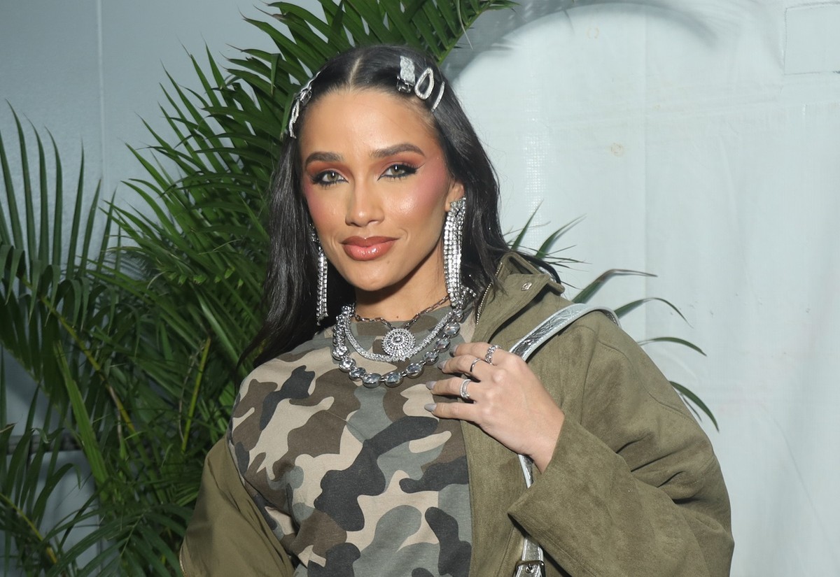 Solteira, ex-BBB Eva Pacheco capricha em look no The Town: 'Meio urbano ...