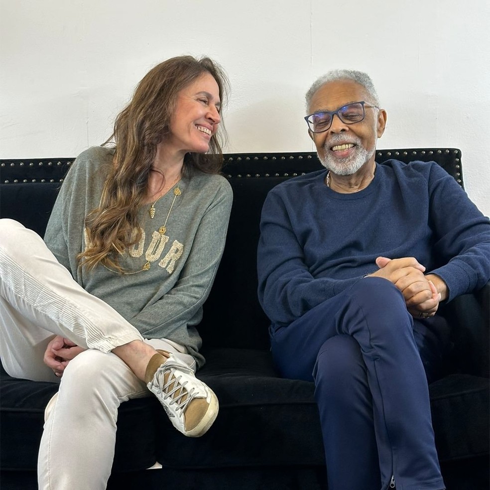 Em declaração emocionante, Gilberto Gil se derrete pela esposa após 43 ...