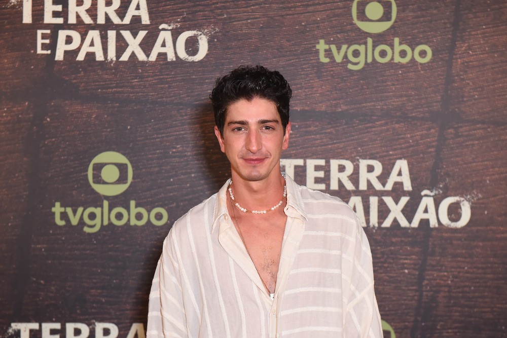 Johnny Massaro sobre ser protagonista de 'Terra e Paixão': 'Há cinco anos isso seria impossível'