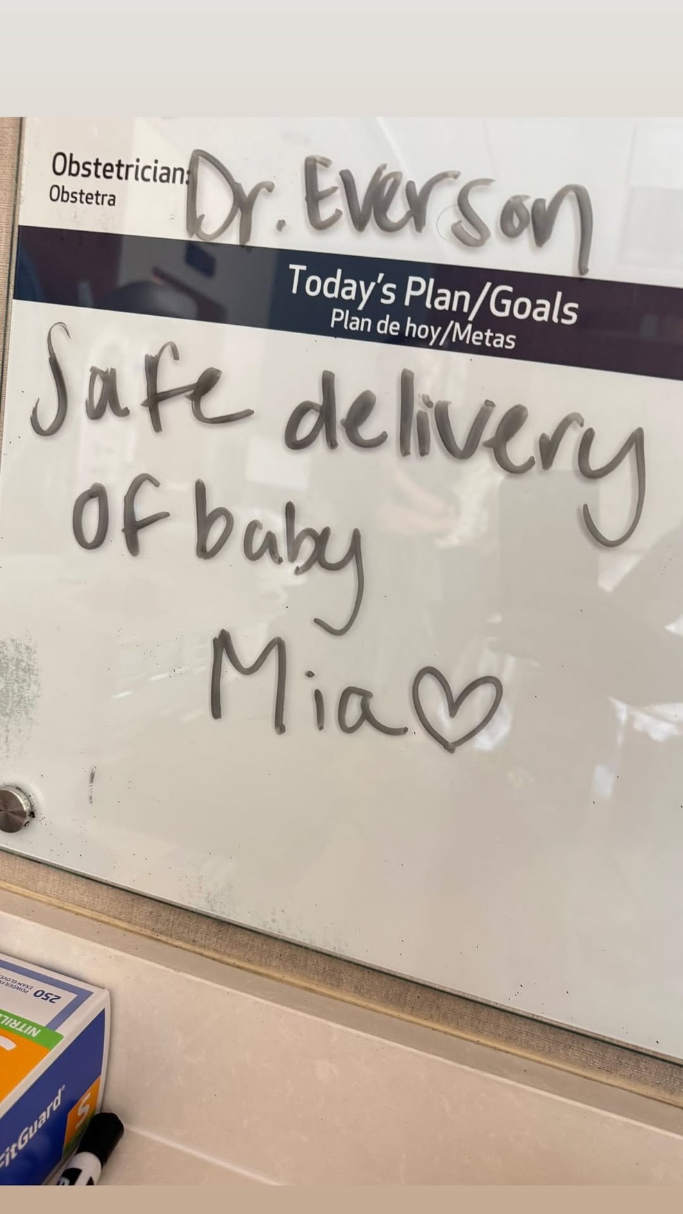 Nasce Mia, filha de Lucas Rangel e Lucas Bley, nos EUA