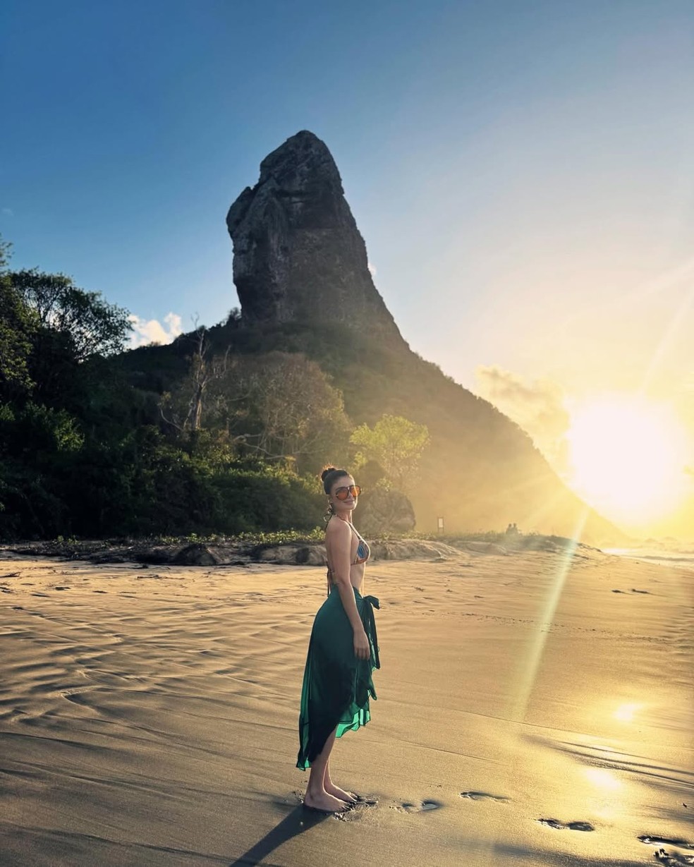 Paula Fernandes reflete ao relaxar em Noronha: 'Sonhando com um futuro ...