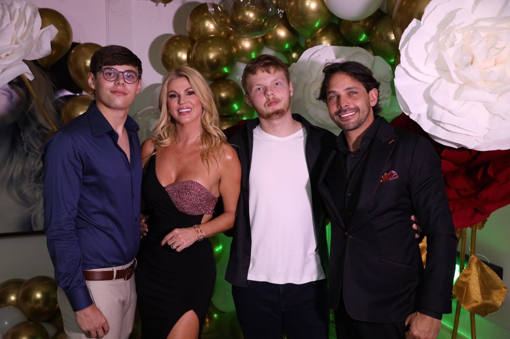 Val Marchiori celebra 49 anos com festa em casa e looks que somam R ...