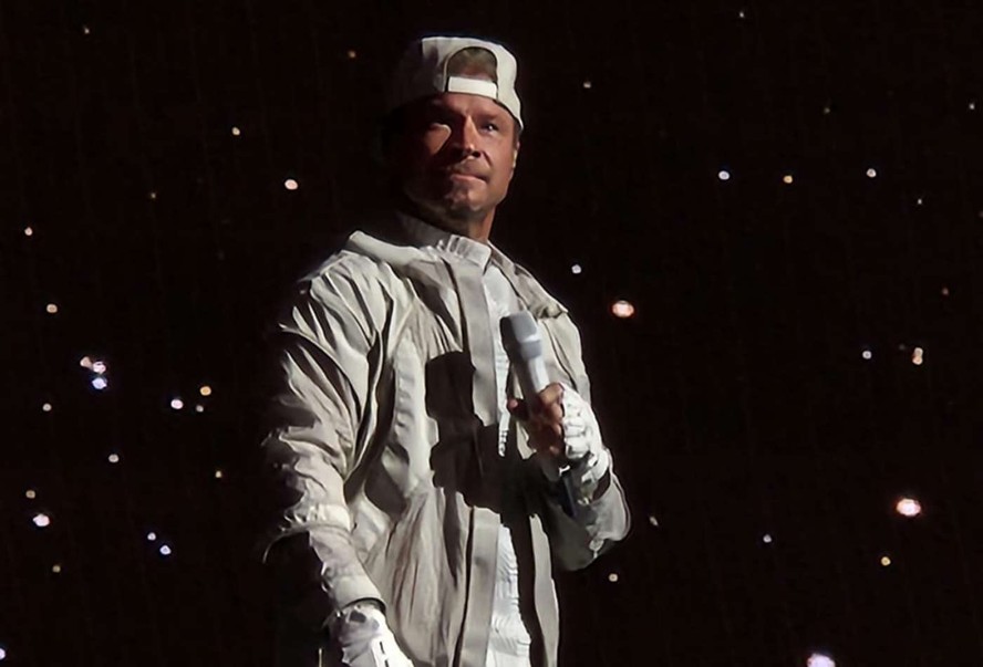 Backstreet Boys no The Town: O que aconteceu com a voz de Brian Littrell?