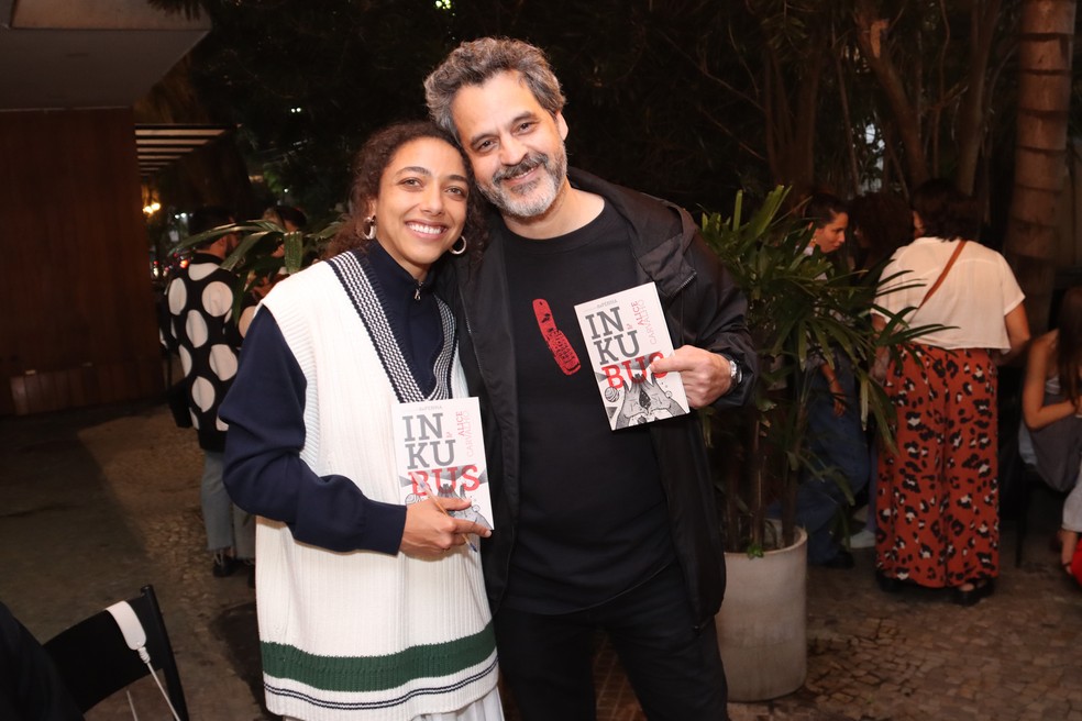 Rafa Kalimann e Allan Souza Lima prestigiam lançamento de livro