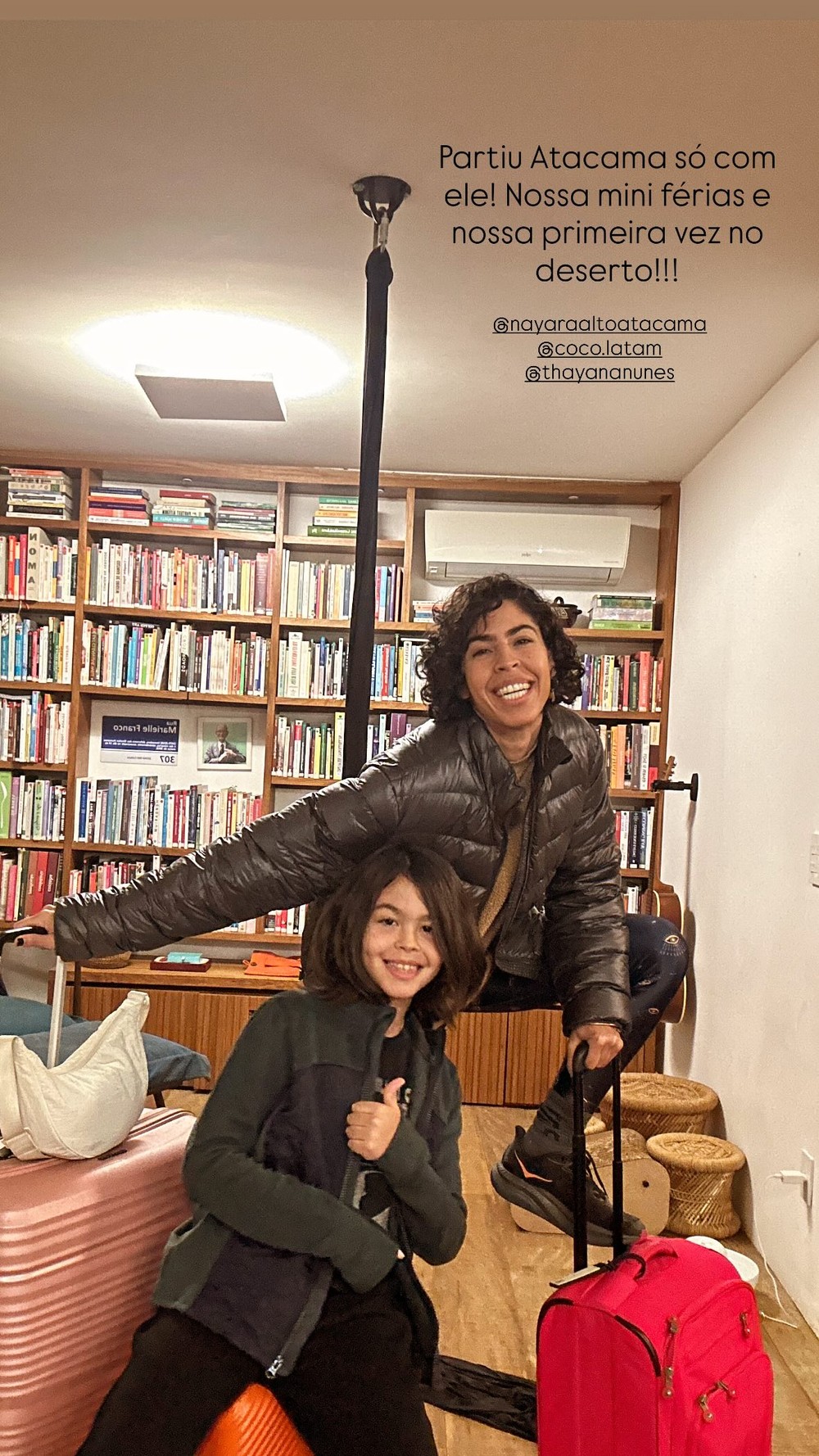 Bela Gil curte viagem a sós com o filho de 9 anos pelo deserto do Atacama