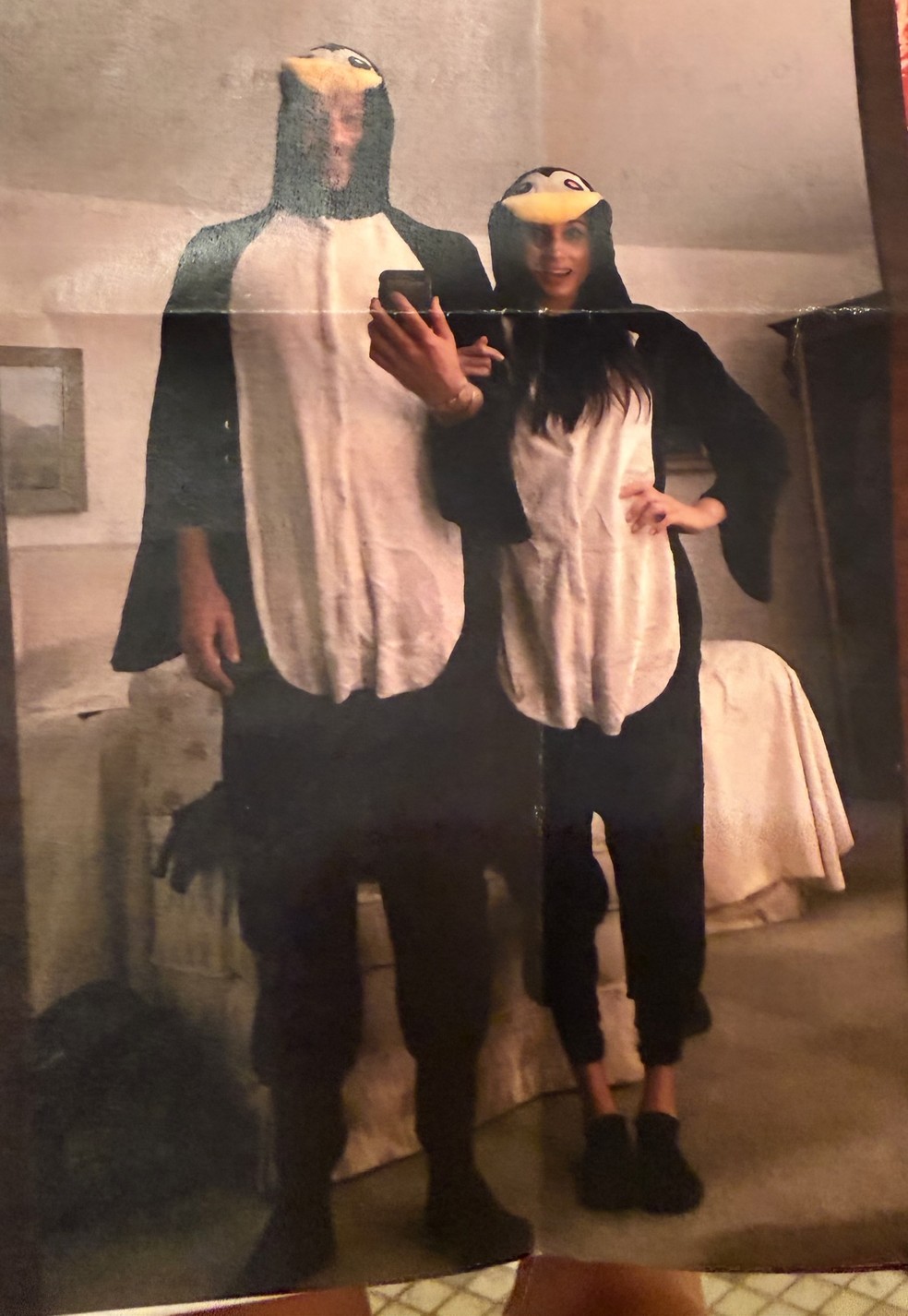 Meghan Markle e Harry celebram 8 anos de casados com beijo, bolo e ...