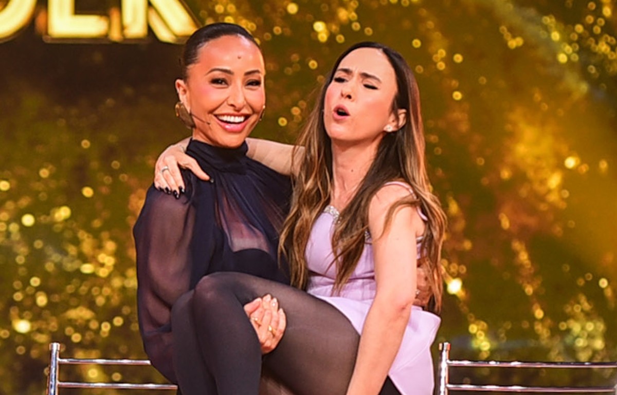 Sabrina Sato pega Tata Werneck no colo ao lançar 'The Masked Singer Brasil'