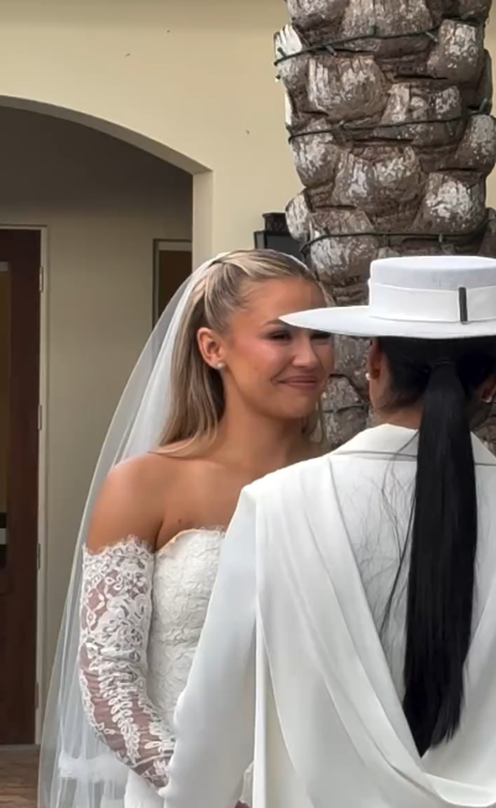 Entrada de cachorro e dança coreografada: Veja como foi o casamento de ...