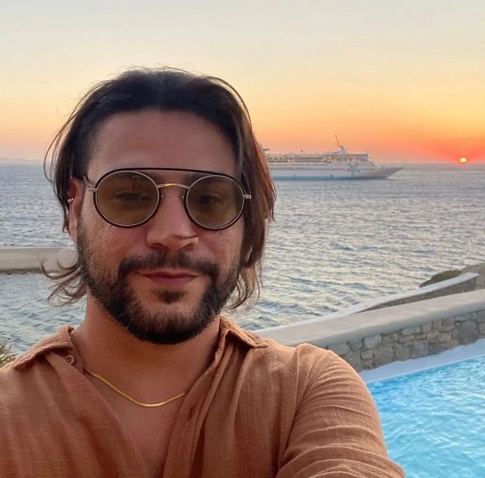 Namorado de Gloria Groove abre álbum de viagem romântica à Grécia: 'Ah, o verão'