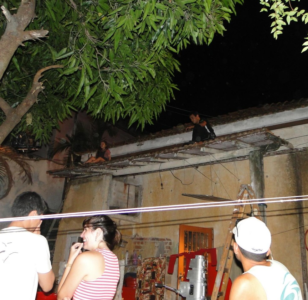 Mel Maia encanta web com fotos antigas de bastidores de 'Avenida Brasil'