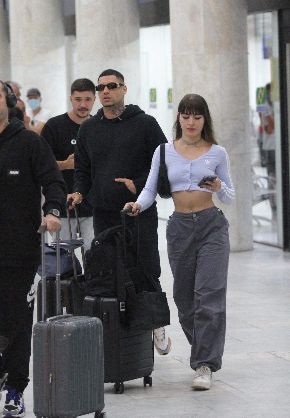 Filipe Ret e Agatha Sá desembarcam juntos no Rio após influenciadora ...