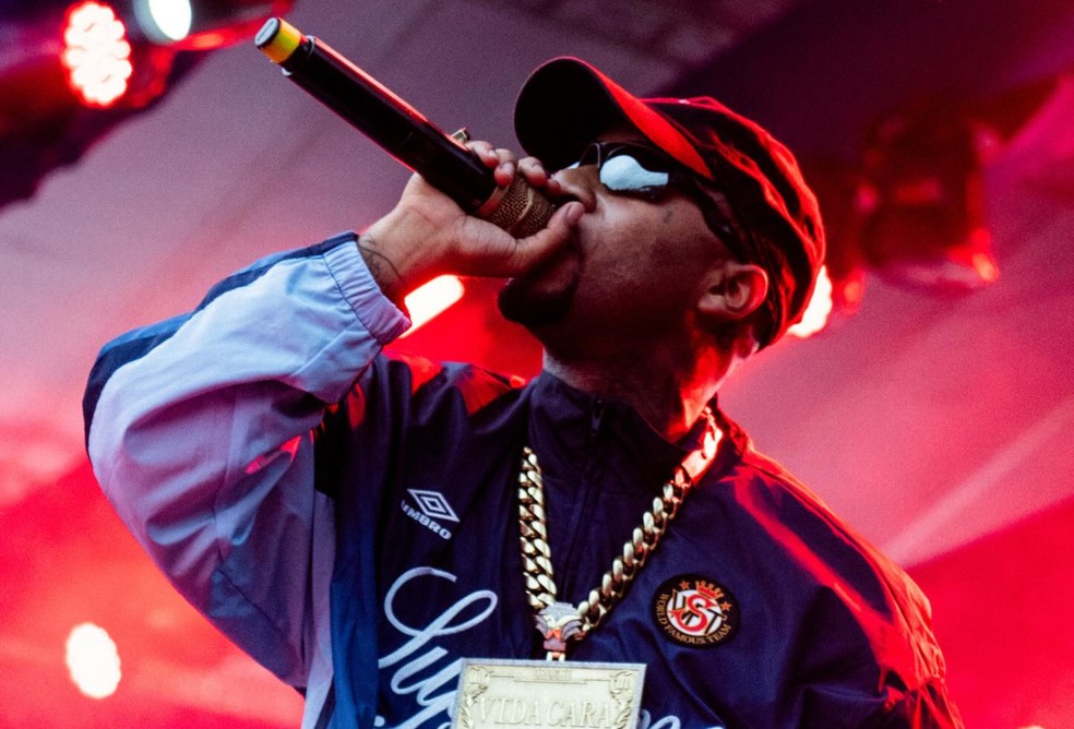 Vídeo: Rapper Orochi espanca influenciador em balada no Rio e é ...