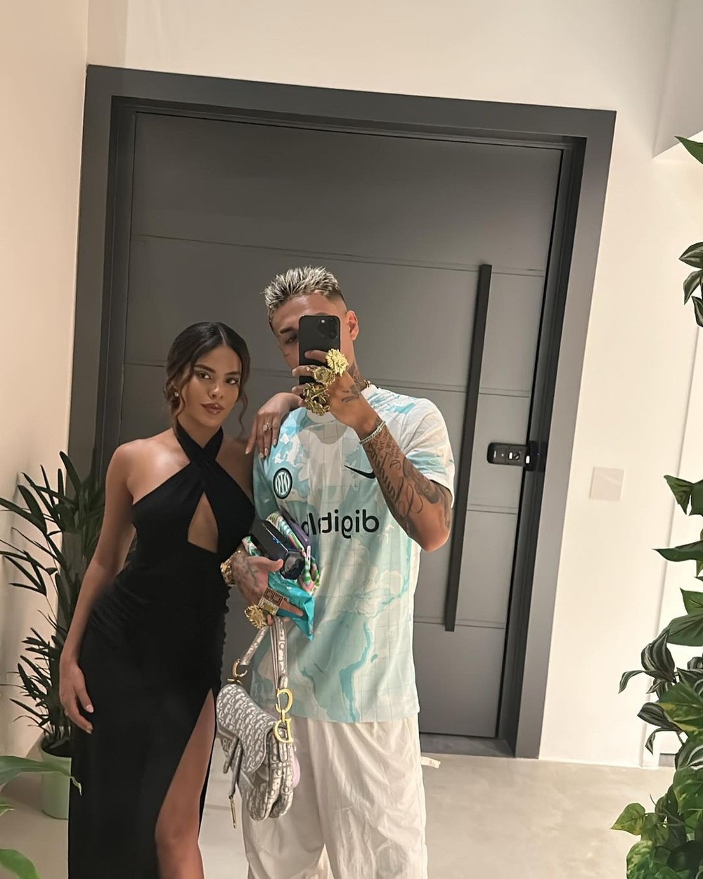 MC Cabelinho rebate comentários sobre 'look favelado' em jantar de luxo ...