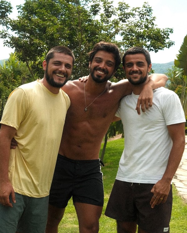 Rodrigo Simas e Agatha Moreira celebram o início do ano com momentos ...