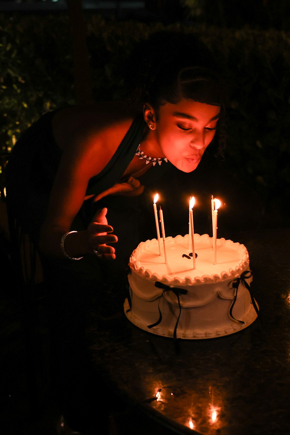 Fotos: Livia Silva, de Renascer, celebra aniversário de 19 anos ao lado ...