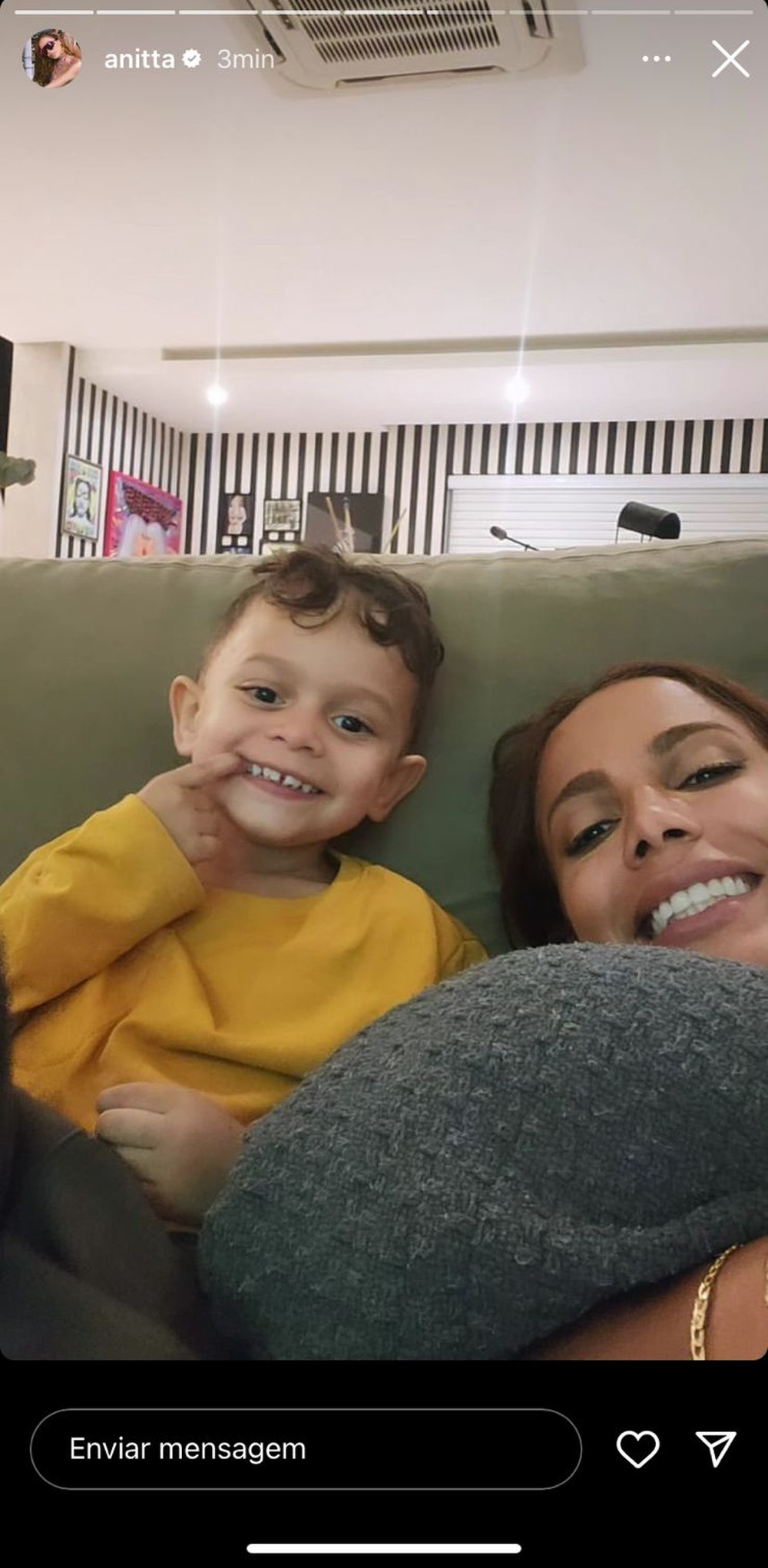 Após viagem pela Europa, Anitta passa o dia em família no Brasil e vai ...