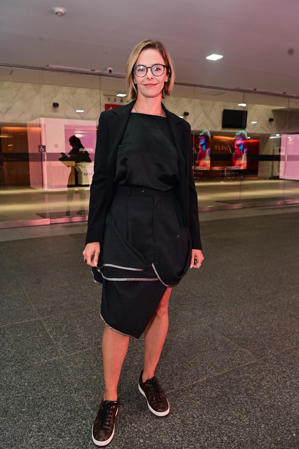 Bianca Rinaldi é clicada ao lado do marido em estreia de peça em SP