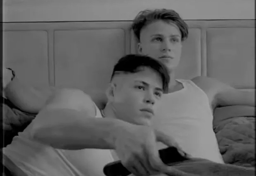 Influencer Gustavo Rocha lamenta morte do ex sueco, assassinado em Balneário Camboriú