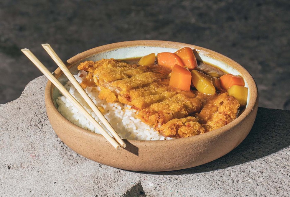 Mr. Poke esquenta cardápio com novos pratos para o inverno paulista