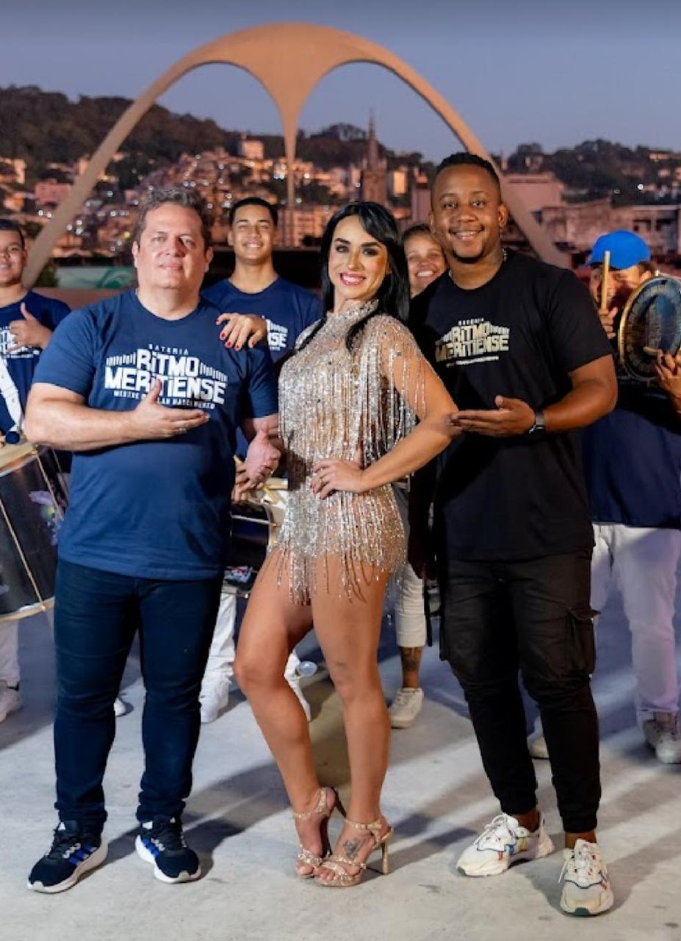 Ex-namorada de Belo se torna rainha de bateria no Rio