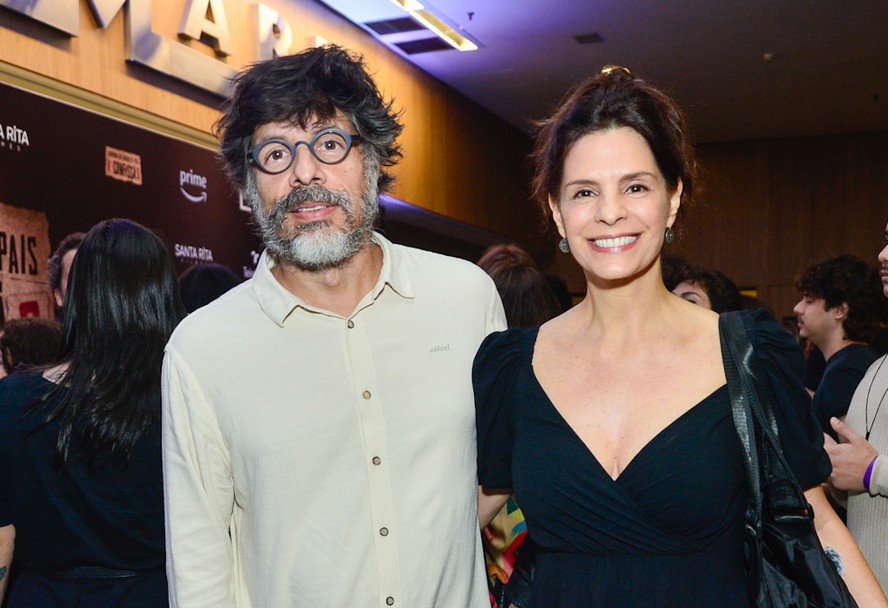 Helena Ranaldi faz rara aparição com o marido, o ator e diretor Daniel ...
