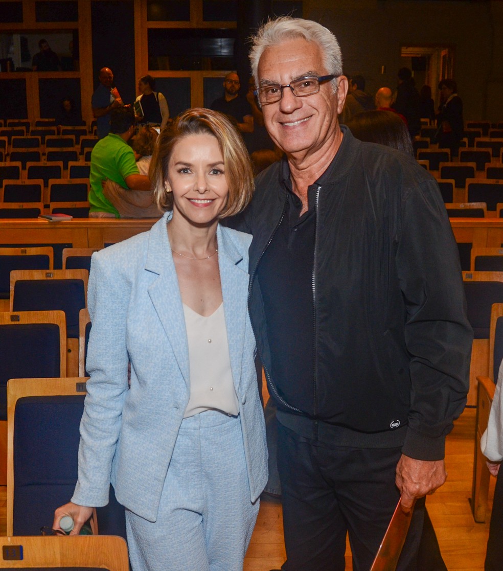 Bianca Rinaldi faz aparição pública rara com o marido em evento