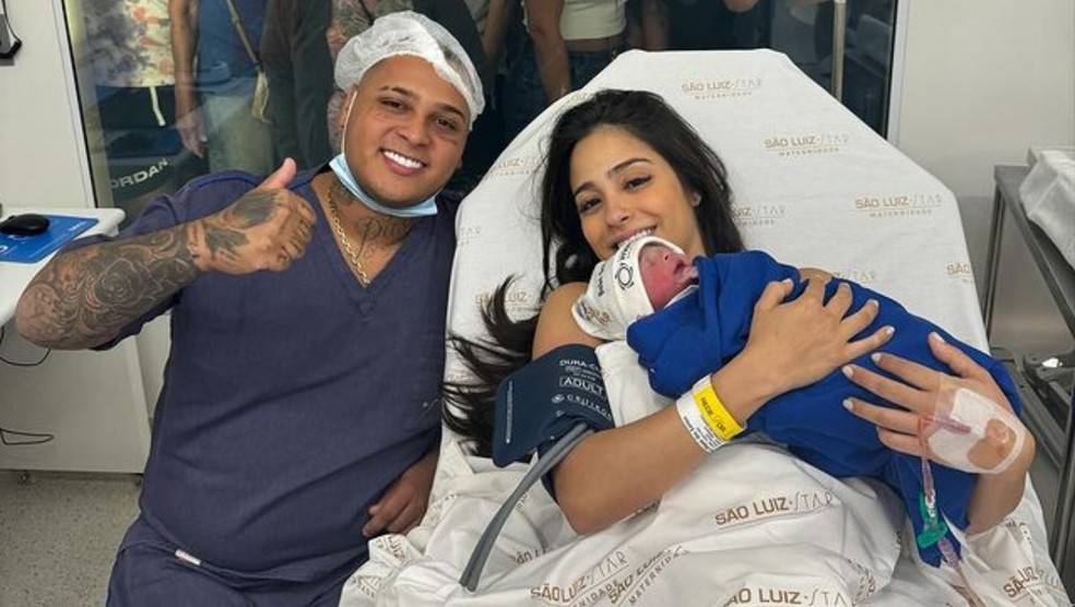 MC Ryan SP diz que evita seus funks para filha de três meses: 'Mãe dela não deixa'