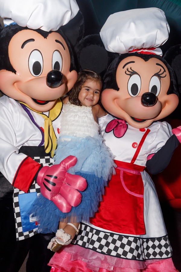 Zaya, filha de Simone Mendes, ganha festa de 3 anos com tema da Disney ...