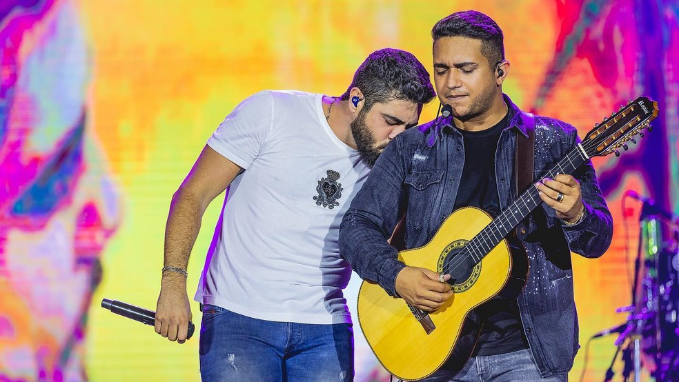 Henrique e Juliano falam sobre sertanejo como estilo de vida, rotina ...