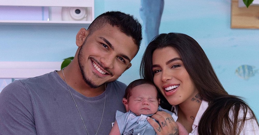 Petra Mattar contrata babá, e desabafa sobre maternidade solo