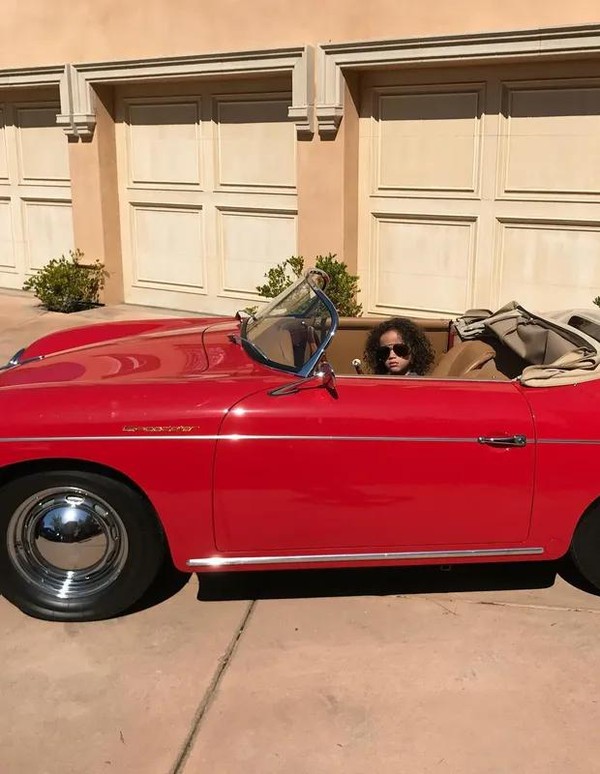 Mariah Carey restaura carro do pai, morto em 2002: 'Nunca conseguiu ...