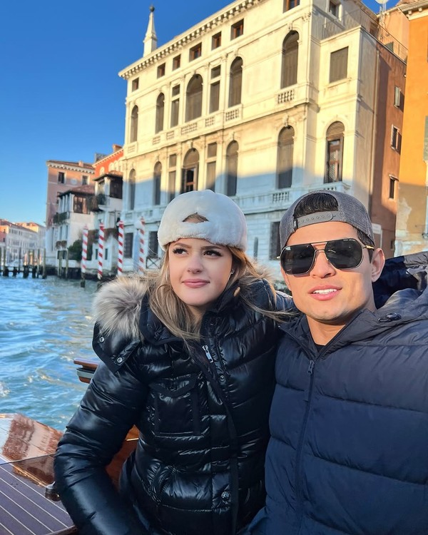 Maria Cavalcante e noivo sertanejo curtem romance em Veneza