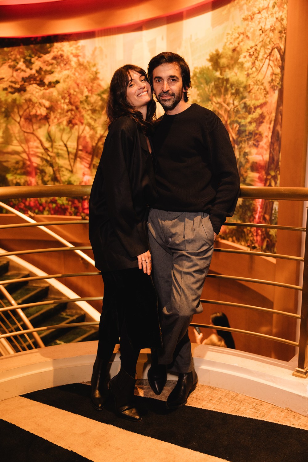 Famosos prestigiam o Festival Internacional de Televisão e celebram 100 ...