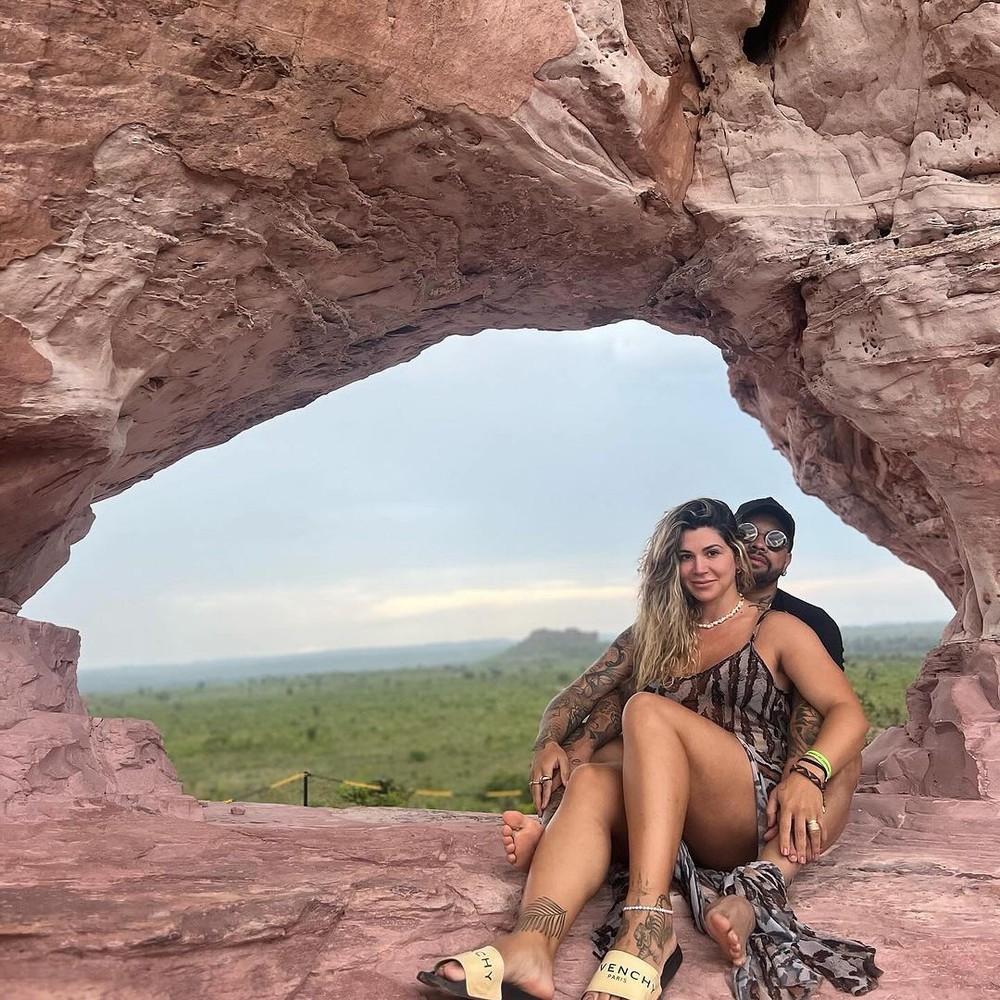 Dani Souza completa 43 anos e Dentinho exalta mulher ao abrir álbum ...