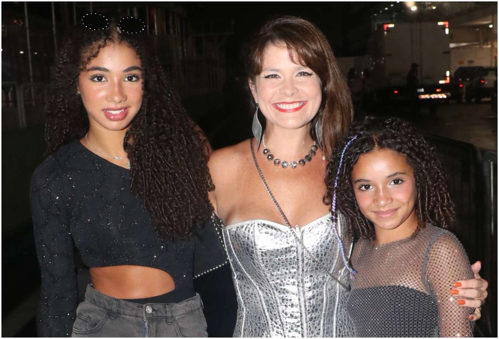 Famosos levam filhos ao Lollapalooza; veja fotos