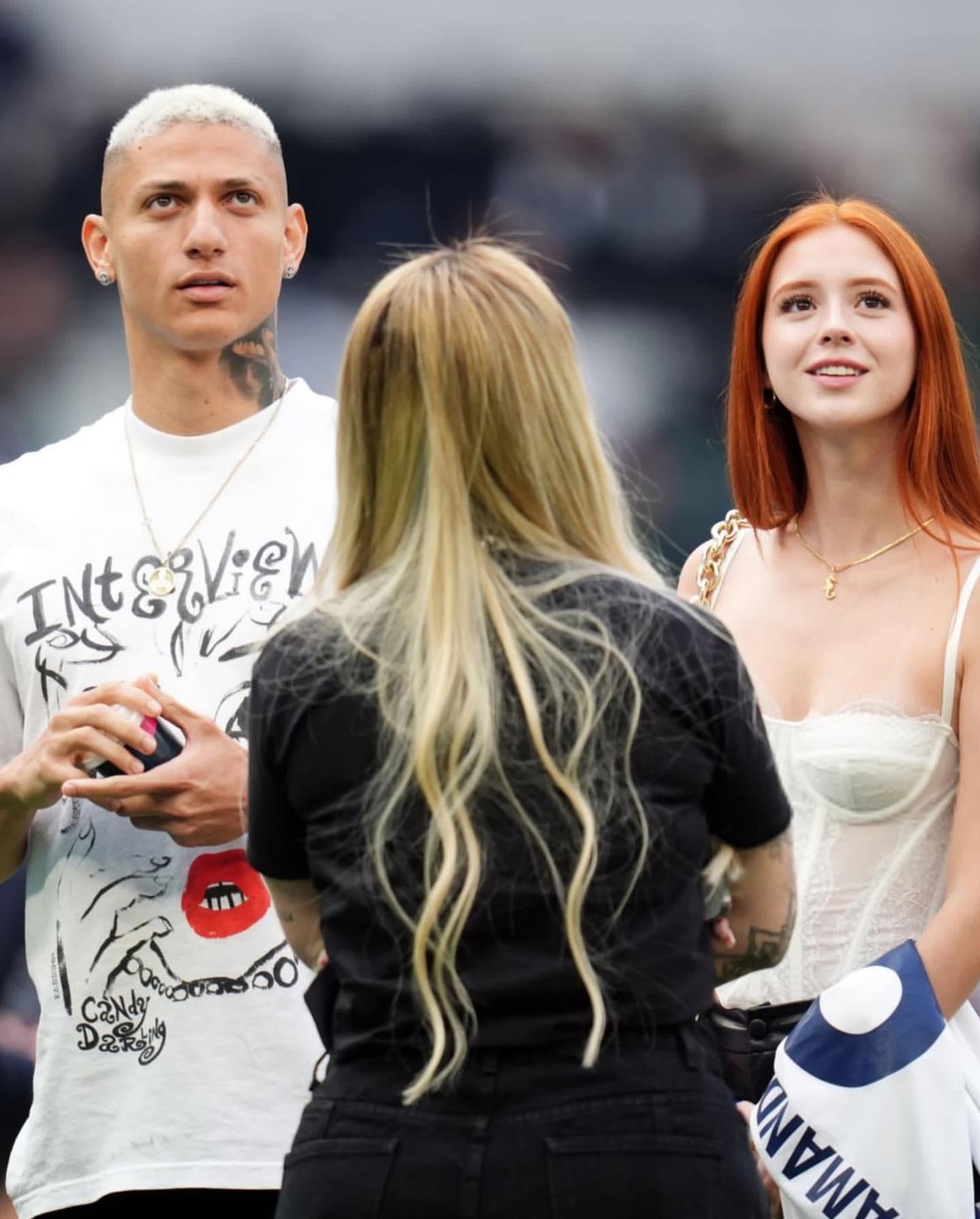 Richarlison posta primeiras fotos com a namorada; saiba quem é Amanda Araújo
