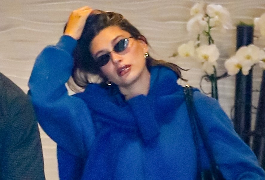 Hailey Bieber tira 'folga' da maternidade e passa dia no spa