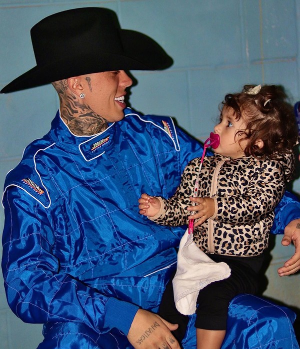 Após dizer que pensa em ter filhos, MC Daniel posta com bebê gerado por IA