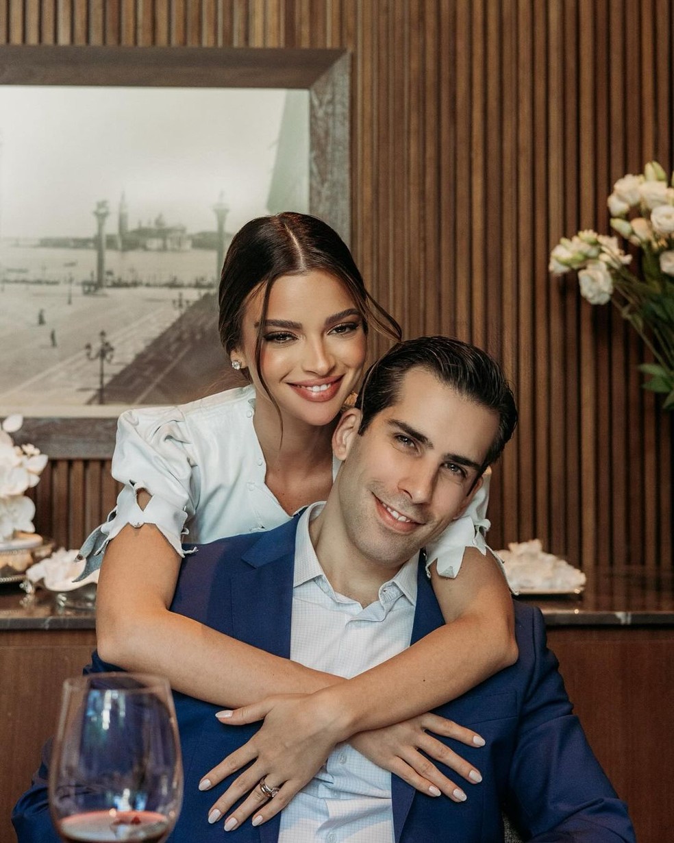 Ex-'Malhação' Gabriella Mustafá se casa em cerimônia discreta; fotos