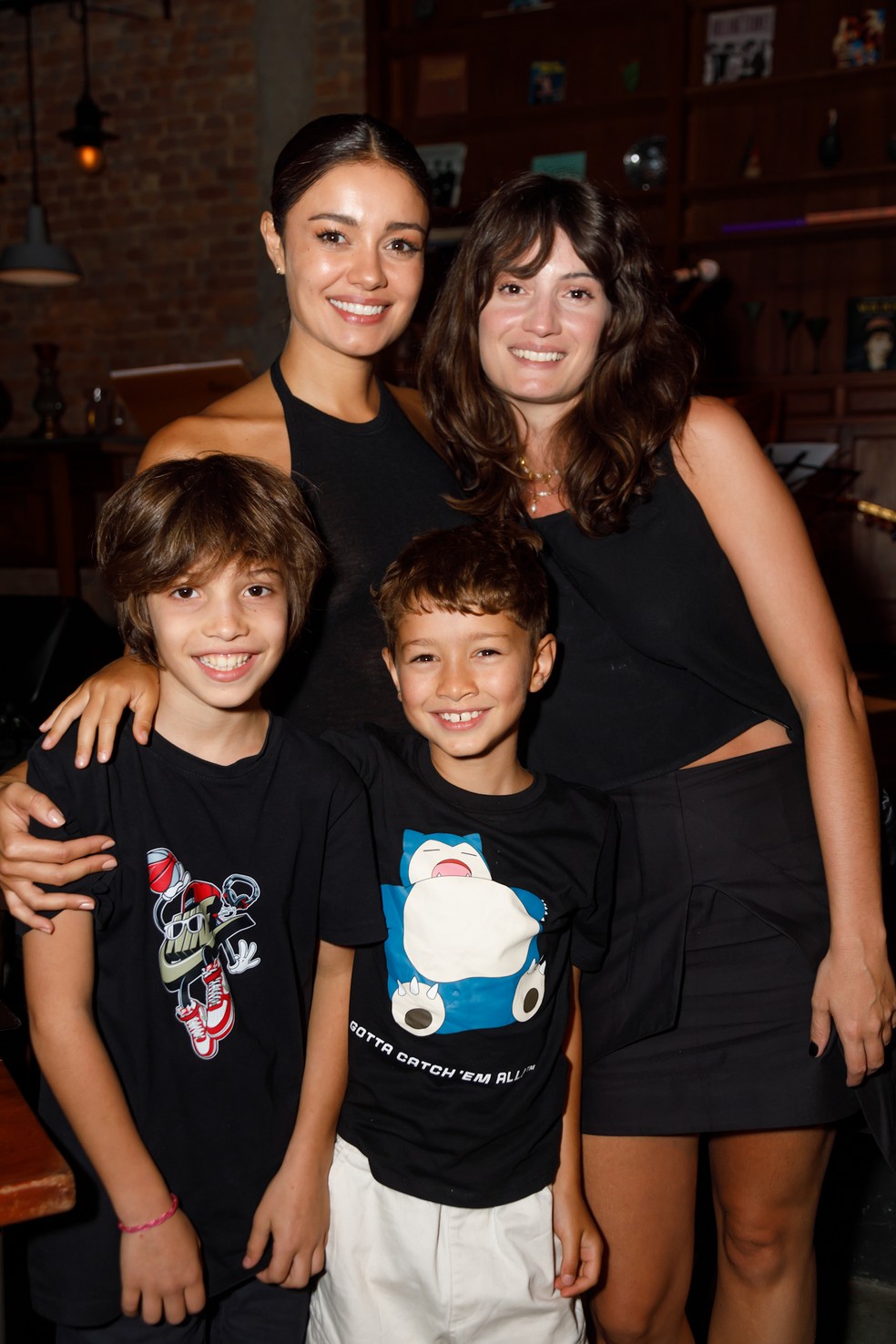 Sophie Charlotte recebe filho, irmão e cunhada em seu show em São Paulo