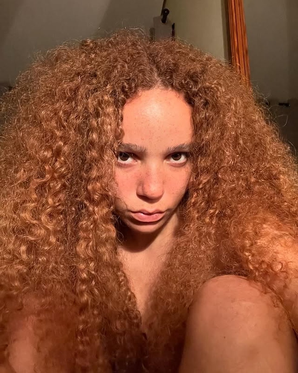 Letícia Vieira, a Gilda de 'Vale Tudo', sobre estreia: 'Senti vergonha quando me vi na TV'