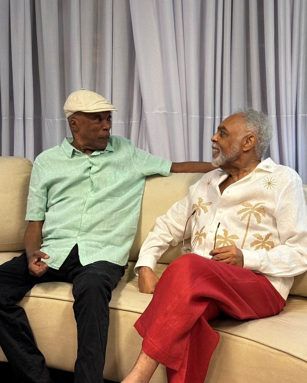 Gilberto Gil abre álbum de turnê e mostra reencontros com Milton ...