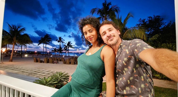 Saiba tudo sobre: Aline Midlej