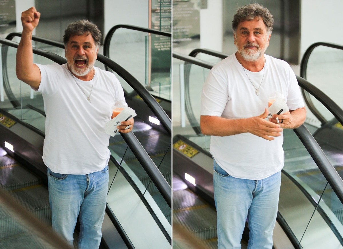Marcos Frota passeia em shopping e acena e sorri para paparazzo no Rio